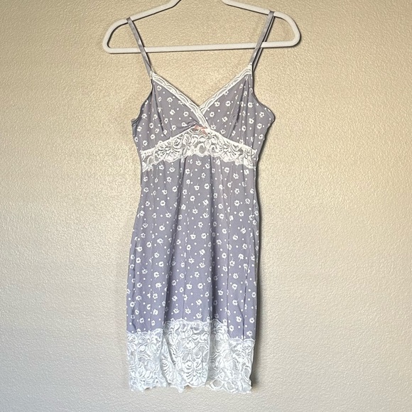 Laura Ashley | Intimates & Sleepwear | Laura Ashley Sleep Chemise ...